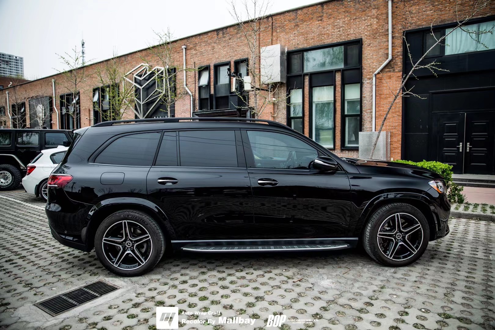 The unique sporty atmosphere is on this Mercedes-Benz GLS450 - iNEWS
