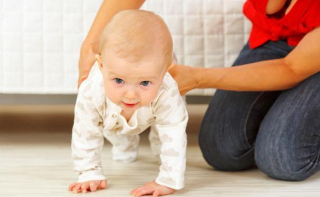 Have problems with the IQ of the baby who "do not crawl"? There are two ...