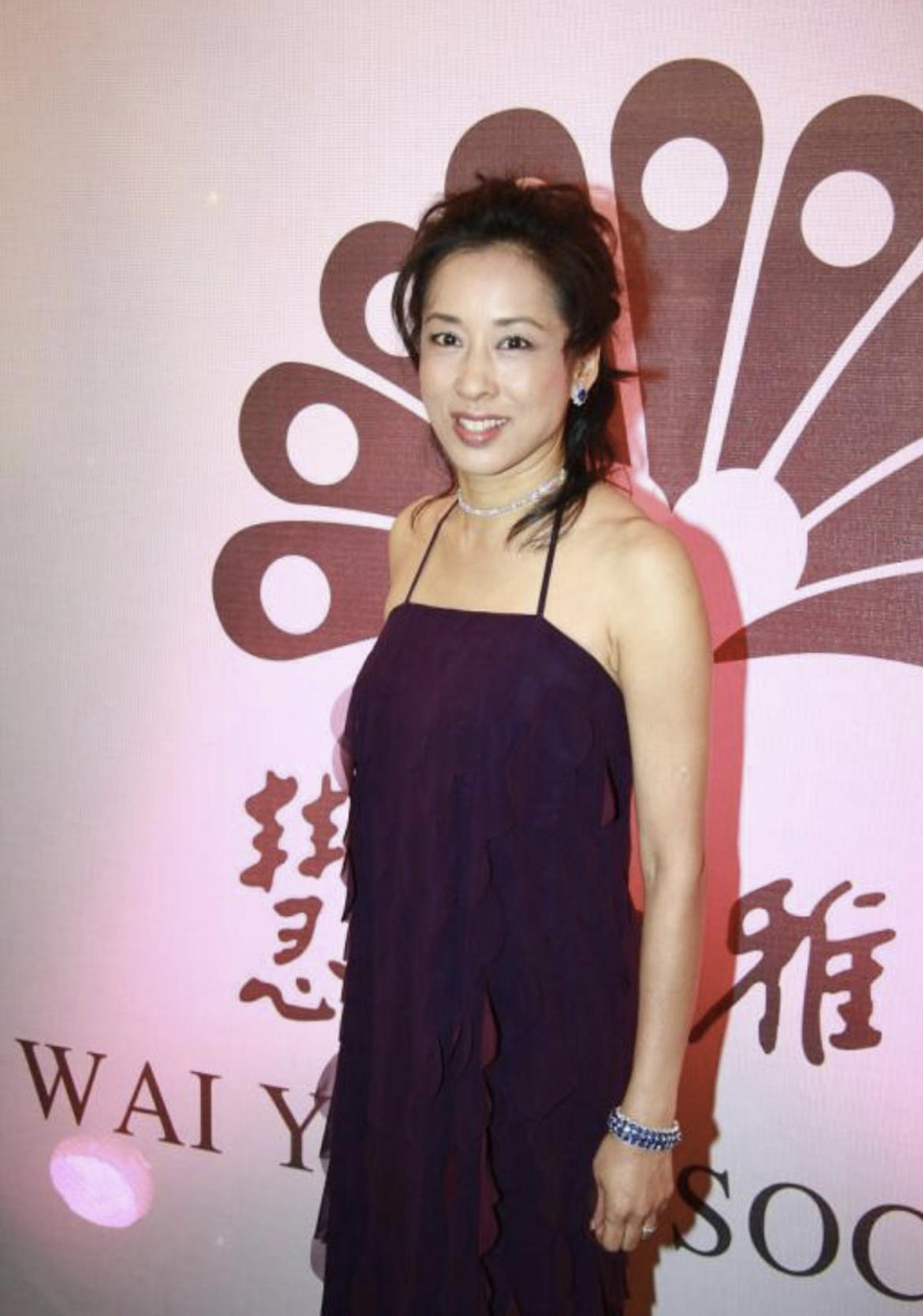 Although Chu Lingling is at the age of her aunt, she still has a ...