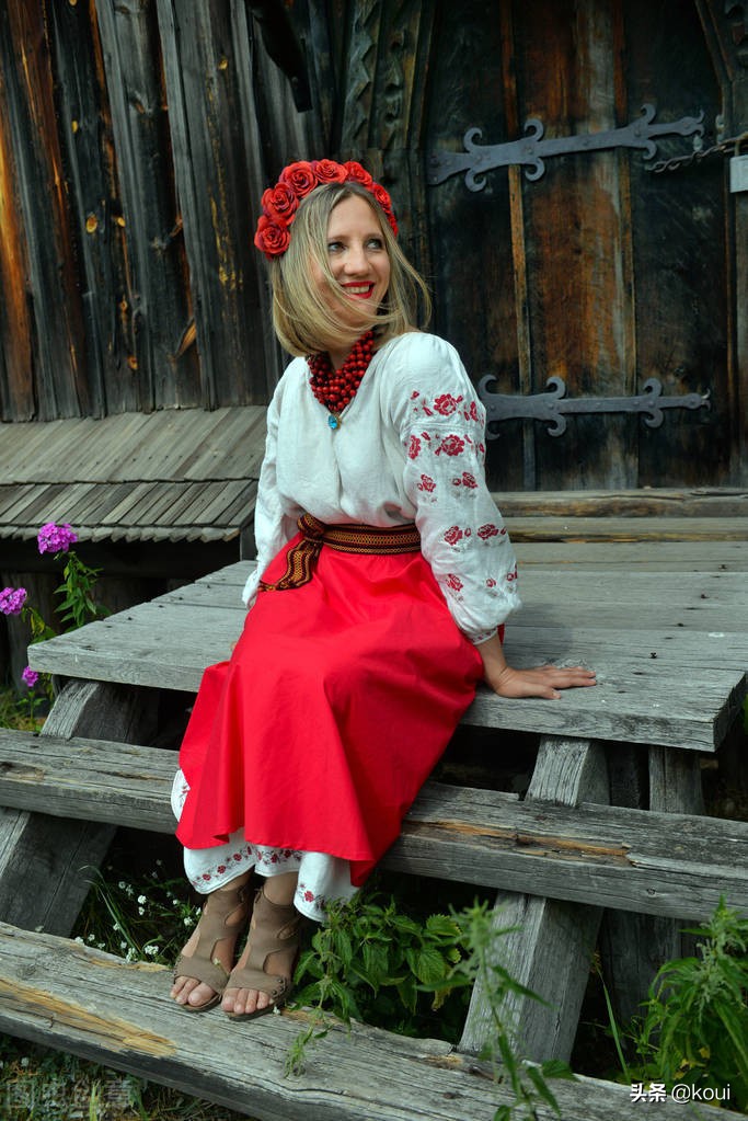 Embroidered clothing, do you know the local customs from a foreign land ...