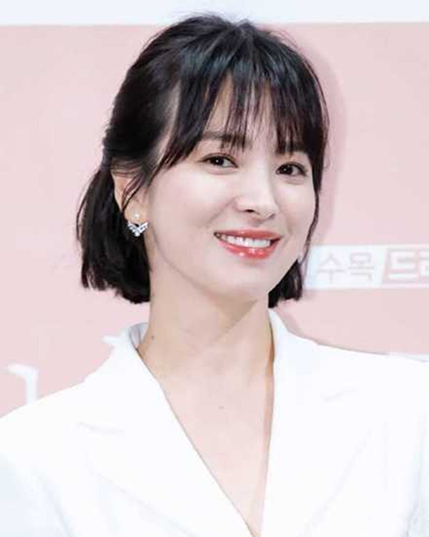37-year-old Song Hye Kyo's face grows in reverse!Cut short hair like a ...