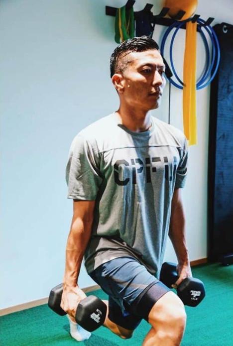 The 41-year-old Japanese diving star Ken Teruchi has a perfect curtain ...