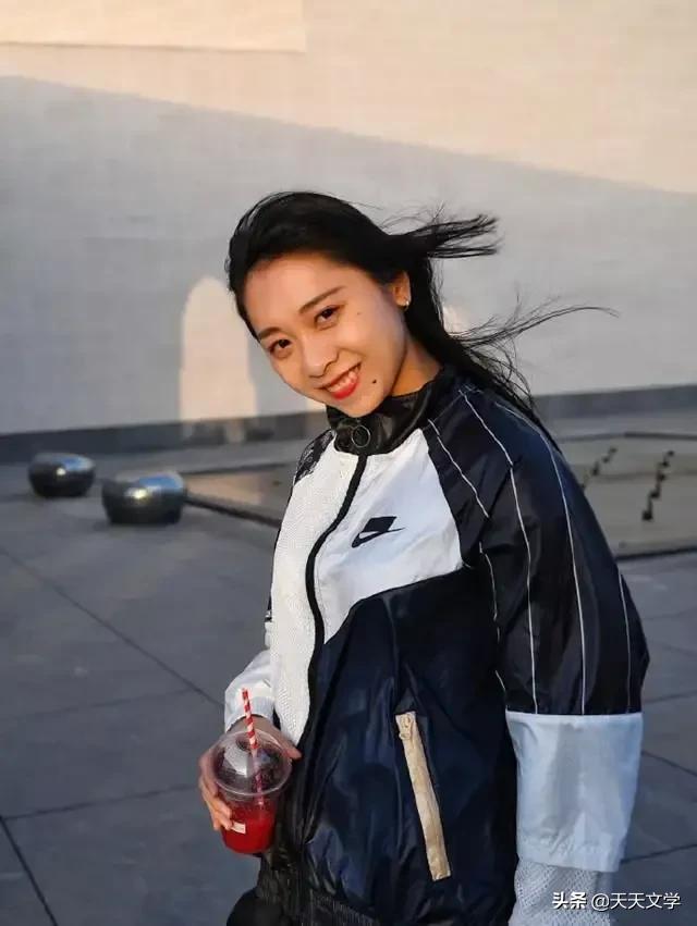 Ge Manqi: A Chinese female trapeze who ran into the women's 100m semi ...