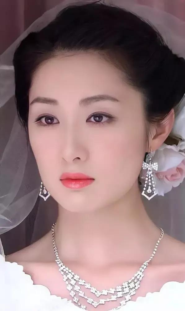 The five most beautiful stars in Hubei: Tu Liman, Liu Yifei, Zeng Li, Xu Fan, and Chen Shu - iNEWS