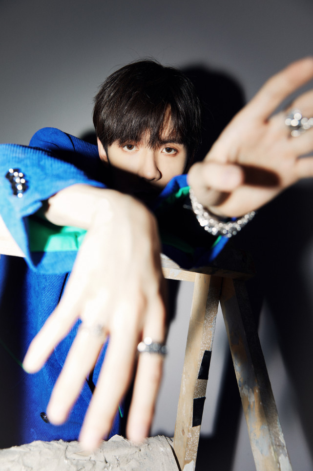 Zhang Yanqi joins 88rising as Wang Jiaer's younger brother to bid ...