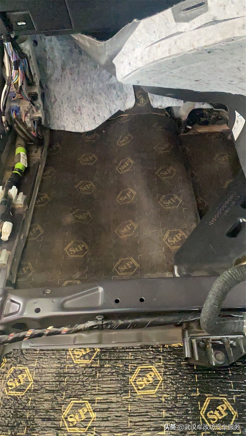 Sound insulation improves the comfort of the passenger compartment ...