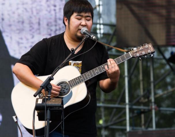 Song Dongye completely "breaks the defense" and swears at netizens ...