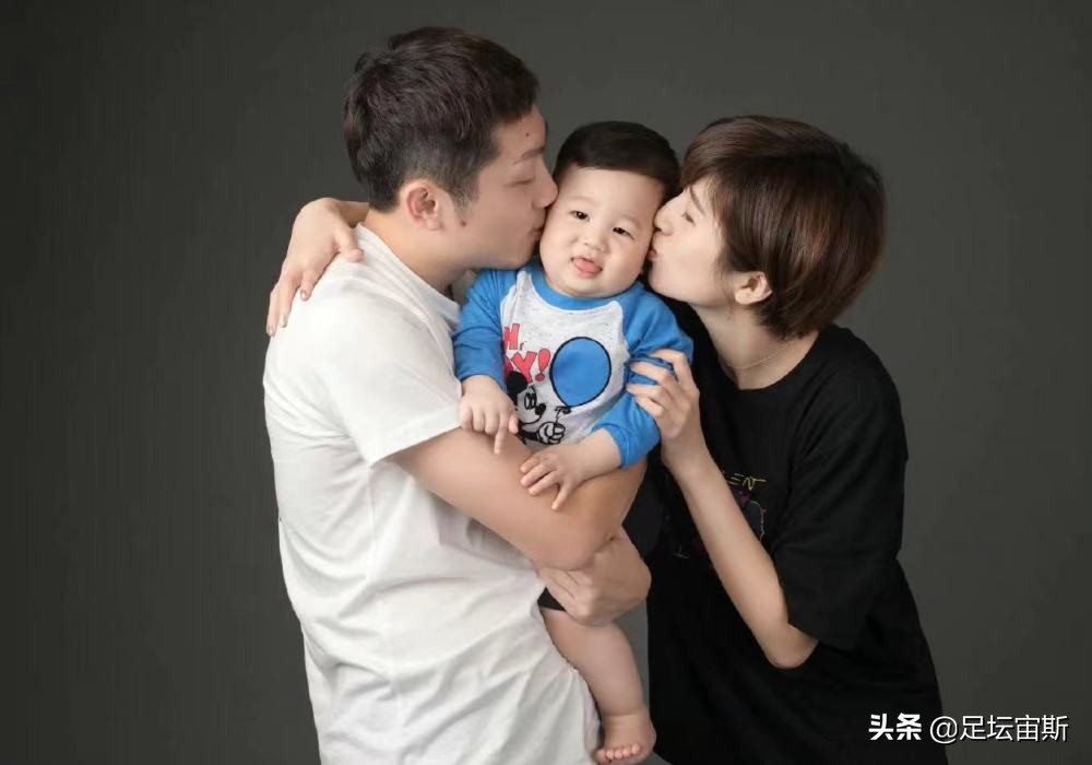 Upgrade a family of four!Xu Xin took a picture of his wife to show ...