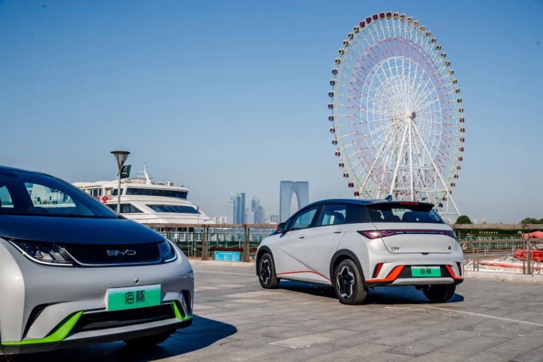 Test drive the BYD Dolphin designed by ocean aesthetics as "smart and ...