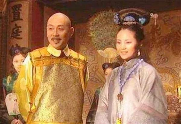 After excavating the tomb of Aunt Su Ma, there is a large jar inside ...