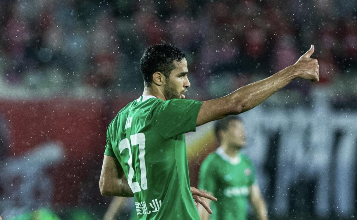 Caldeck entered the planning process and scored 4 goals in two warm-up ...
