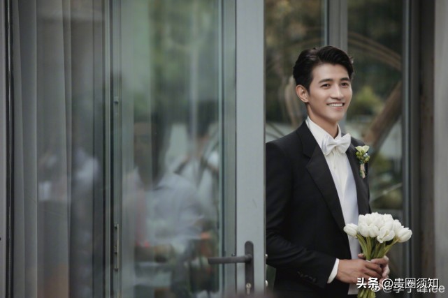 Li Zifeng confessed to his wife in the wedding photos: I only belong to ...