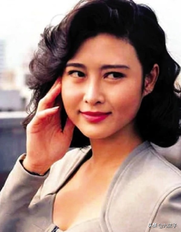 "Hong Kong's No. 1 Porn Star" Wu Xuewen's "Wind Moon" Treasure - iNEWS
