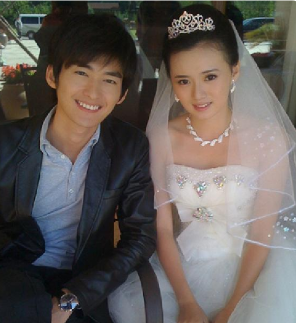 "White Lotus" Jiang Kai is in the same position as history, and the 4 men she robbed - iNEWS