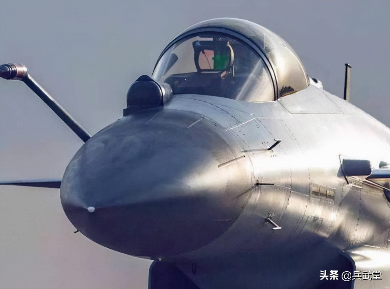 The US media rarely touts WS10B?It is said that the J-10C has an overwhelming advantage against ...