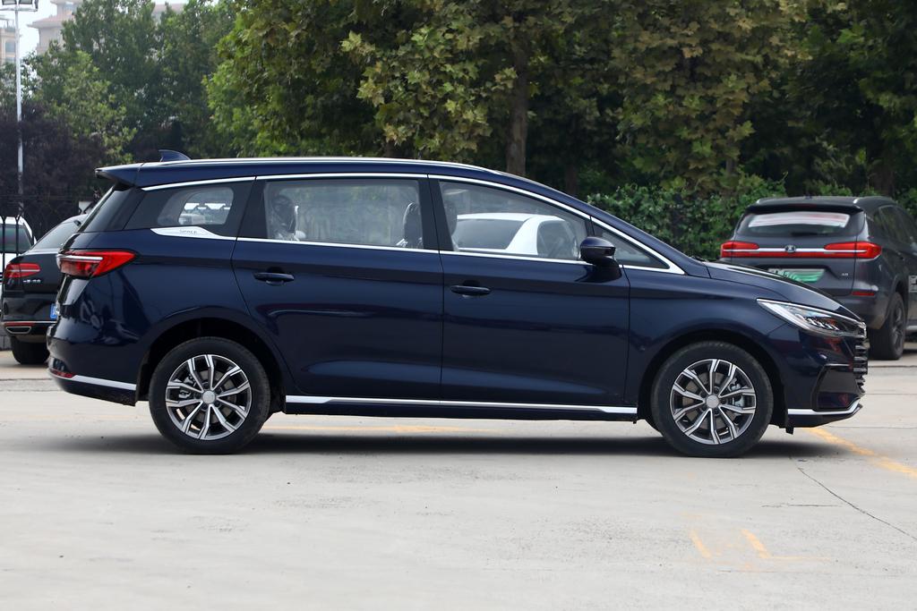 Three domestic large-scale MPVs, ultra-luxury interiors, ultra-large ...