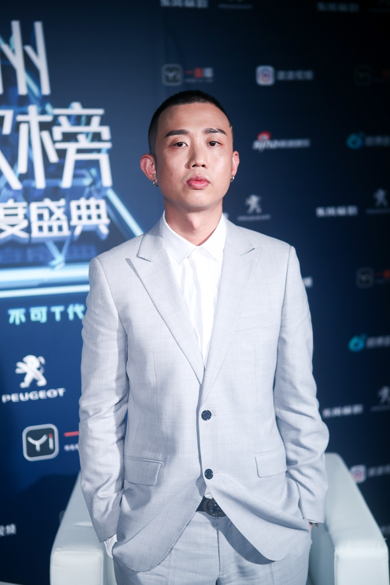 GAI Zhou Yan is coming to Zhengzhou!See you around the Universal Bar on ...