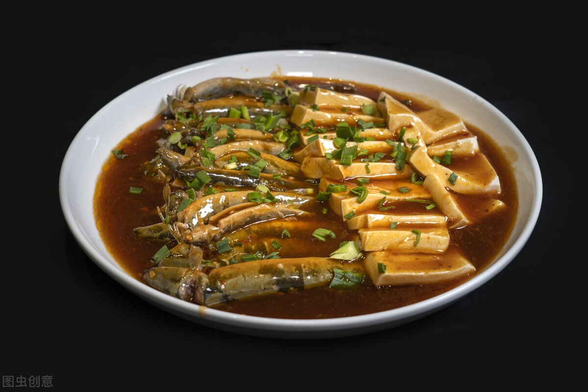 Put the loach and tofu into the pot, will it make the loach tofu?The ...