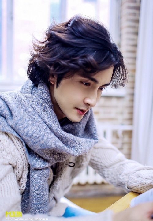 The emperor Gao Weiguang and handsome figure is coming - iNEWS
