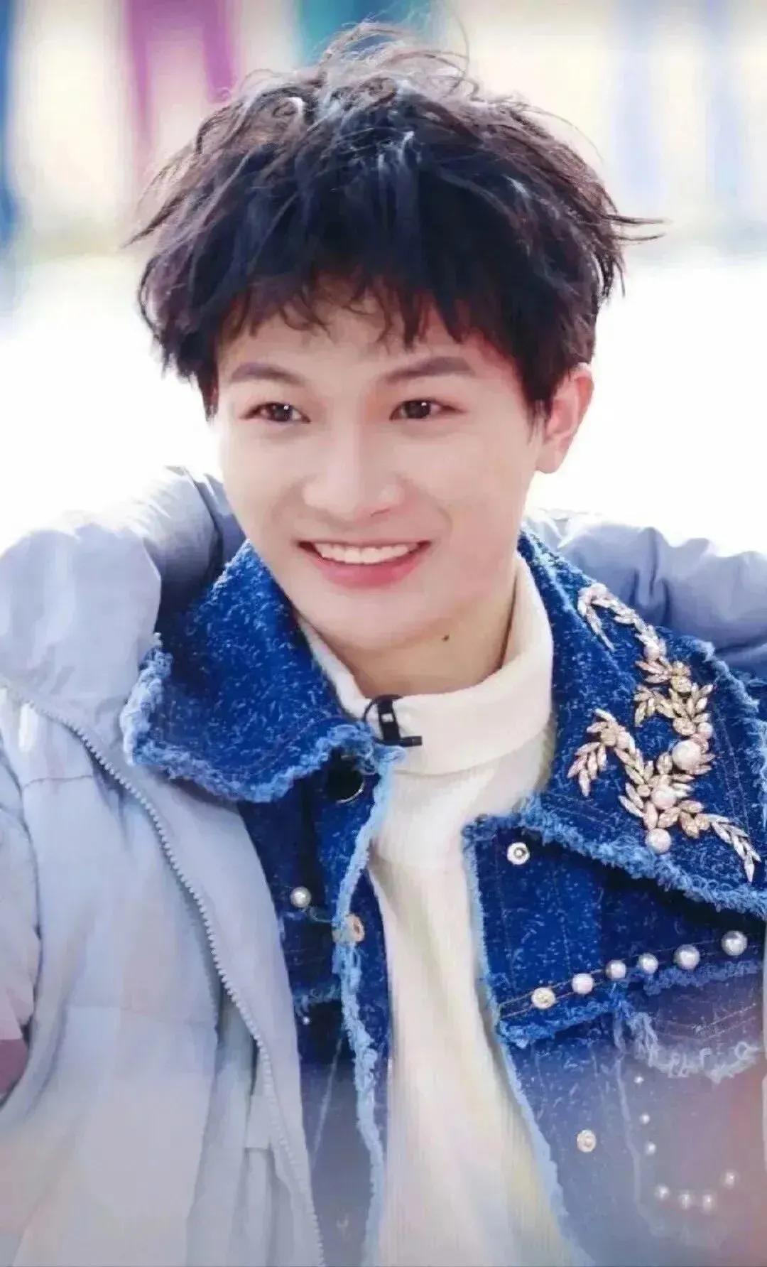 Treasure Singer Zhou Shen - iNEWS