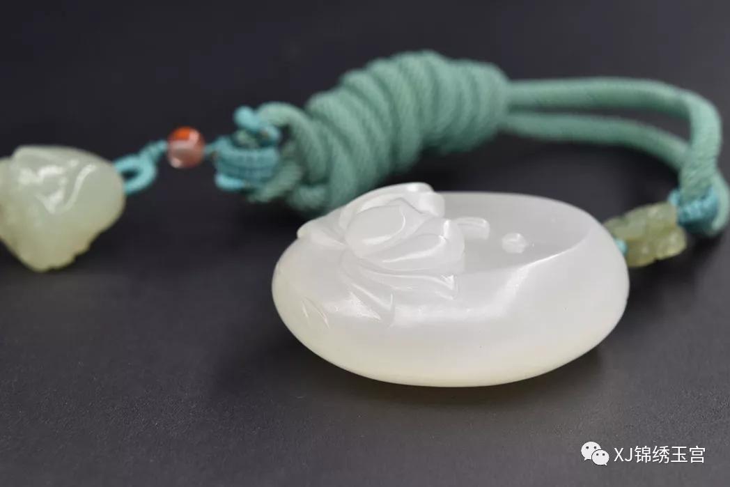 A stunner in the world-Hetian sheep fat jade - iNEWS