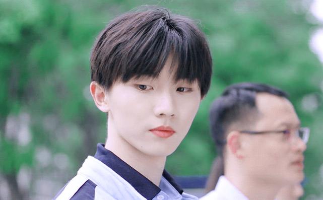 Ma Jiaqi made a promotional video for his alma mater, and the youthful ...