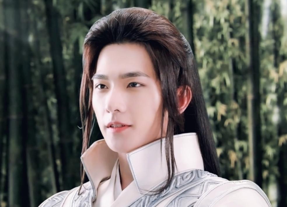 Yang Yang shared his National Day holiday photos, wearing a handsome ...