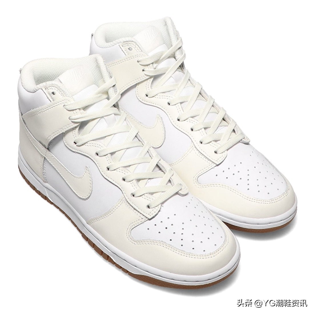 Simple color composition!This pair of high-top Dunk is super versatile ...