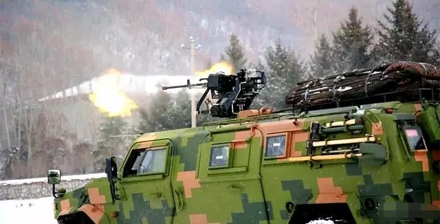 Catch up with the world trend! The PLA's new remote control machine ...