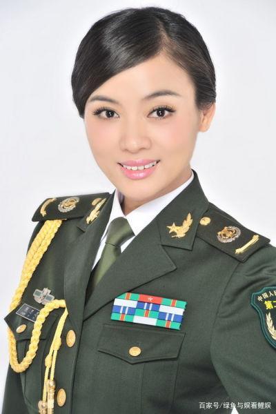 Chen Sisi no longer concealed his true relationship with Li Shuangjiang ...