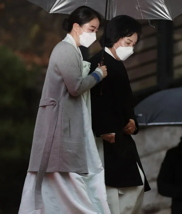 There are gains and losses?The famous South Korean anchor married into ...