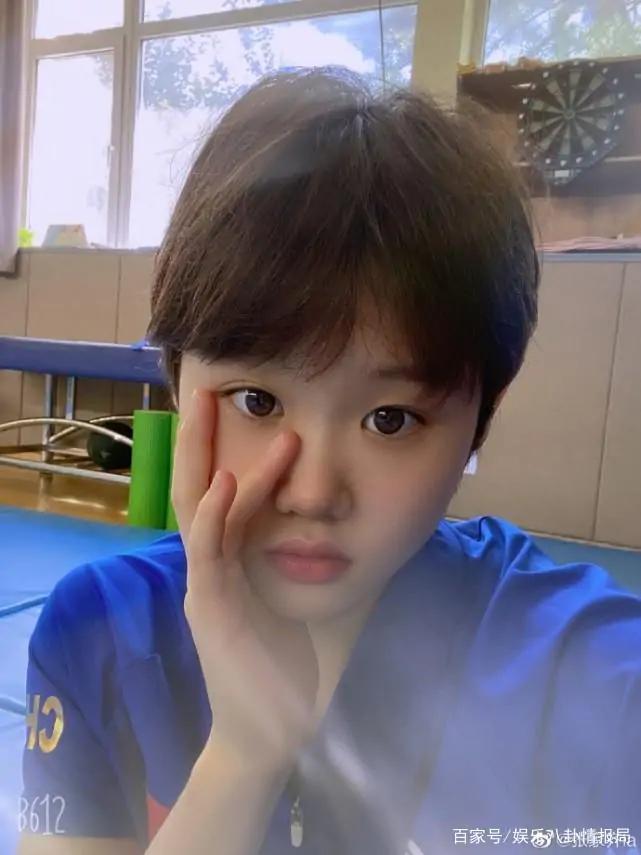 Cute and adorable Zhang Jiaquan's 2 little cuties from the Red Chan diving team - iNEWS