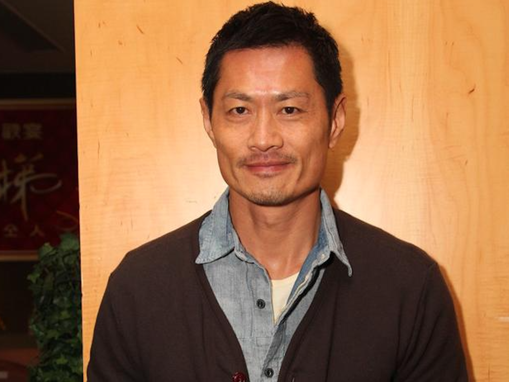 Huang Debin traveled with his 16-year-old wife, fell in love for 21 ...