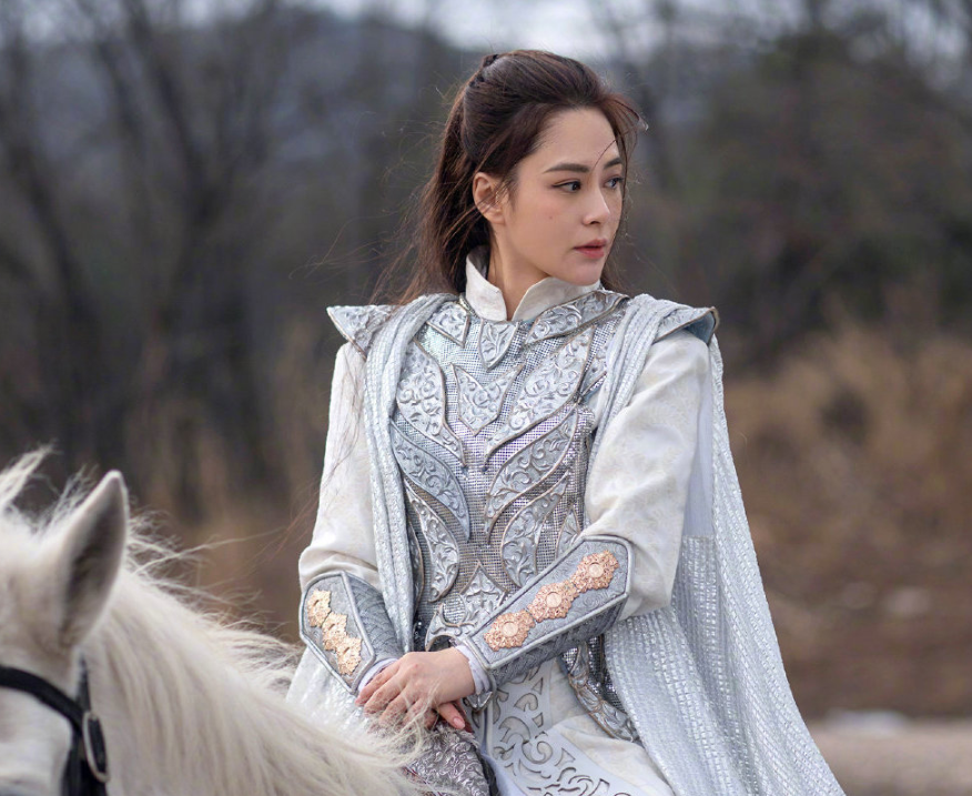 The new version of "Fengshen" strikes, 40-year-old Gillian plays "Su Daji", although she is ...