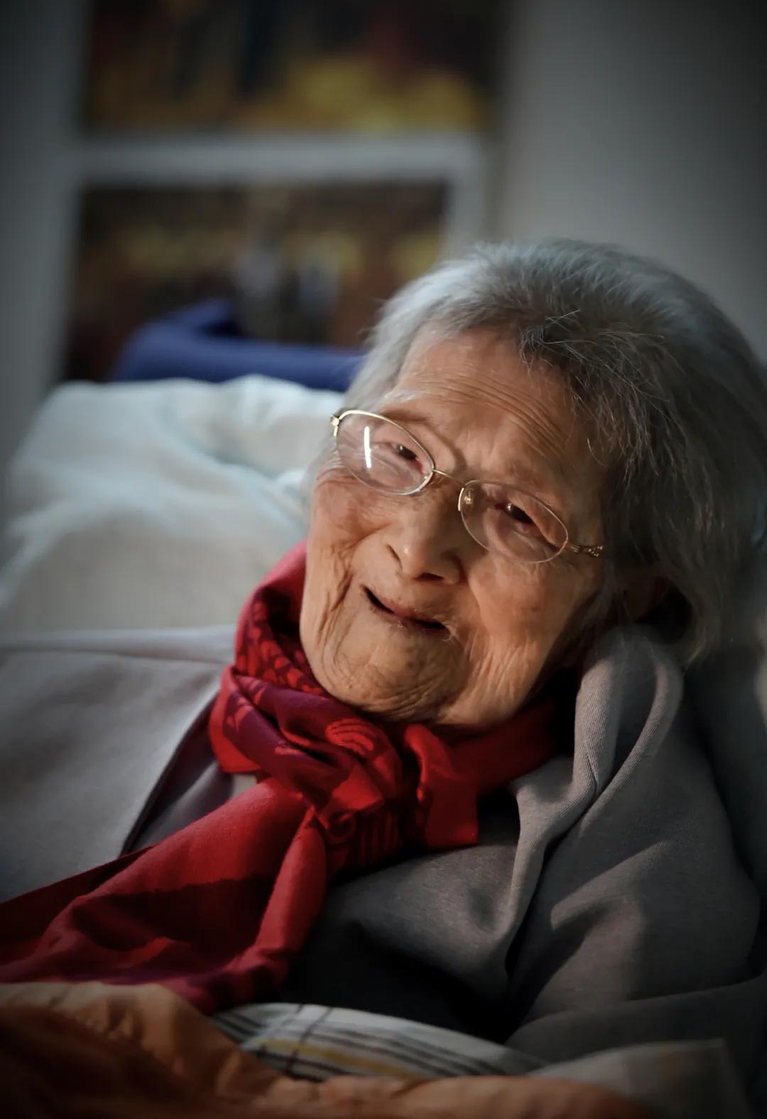 Follow Master Hongyi and become a master of Buddhism!102-year-old Chen ...