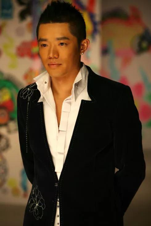 The story of Zeng Yi and Yang Wei Linghua - iNEWS