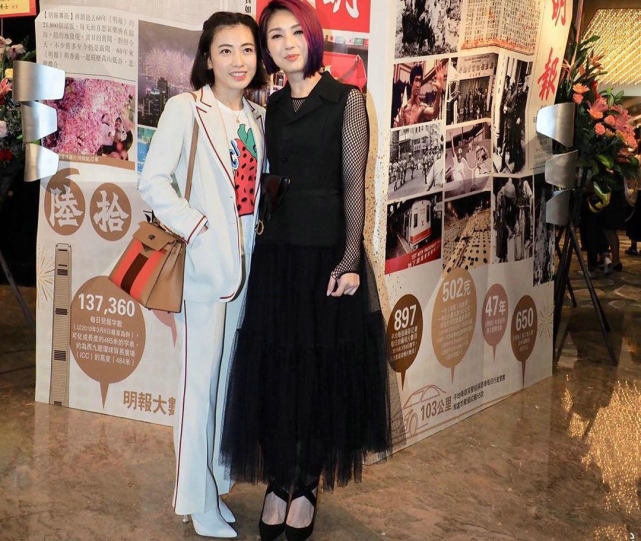 Lu Lijun played yoga with the handsome guy, and Gambi gave the old man ...