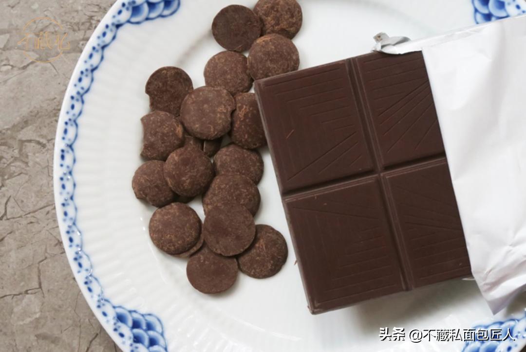 Who said dessert = custard bomb?Two vegan chocolate mousses take you to ...