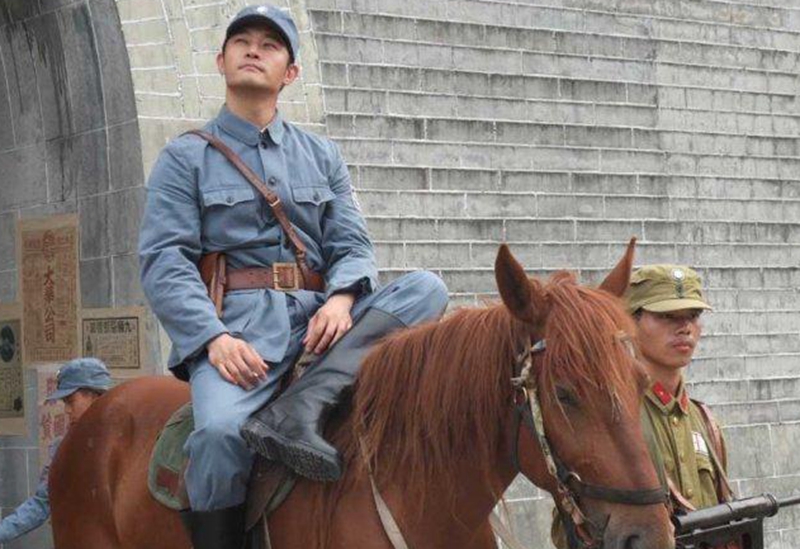 After the Southern Anhui Incident, he was responsible for incorporating ...
