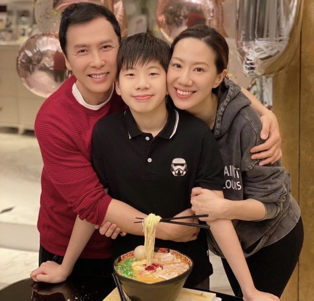 Four members of Donnie Yen's family were shopping, and the 17-year-old ...