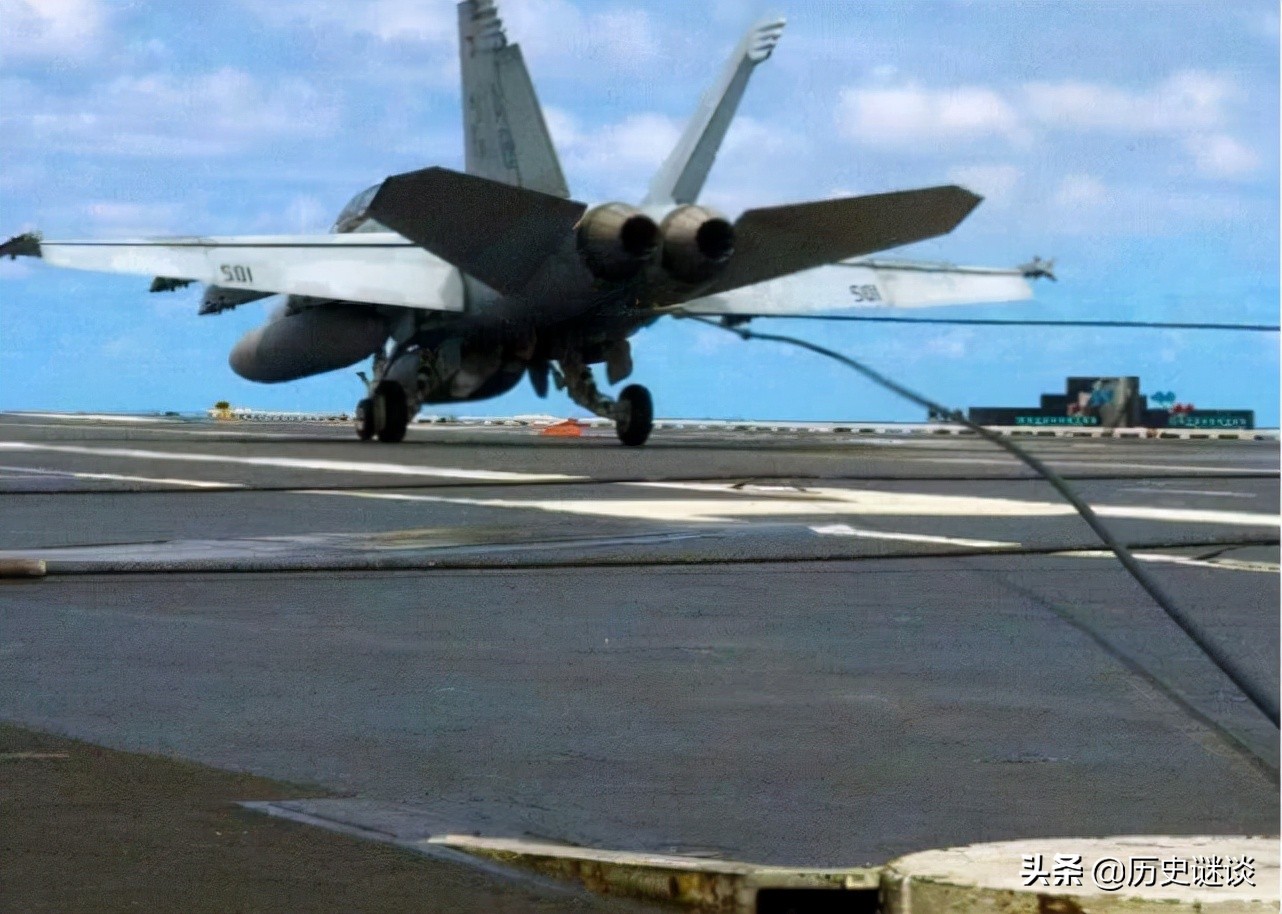 When the 26-ton carrier-based aircraft landed on the carrier, it pulled ...