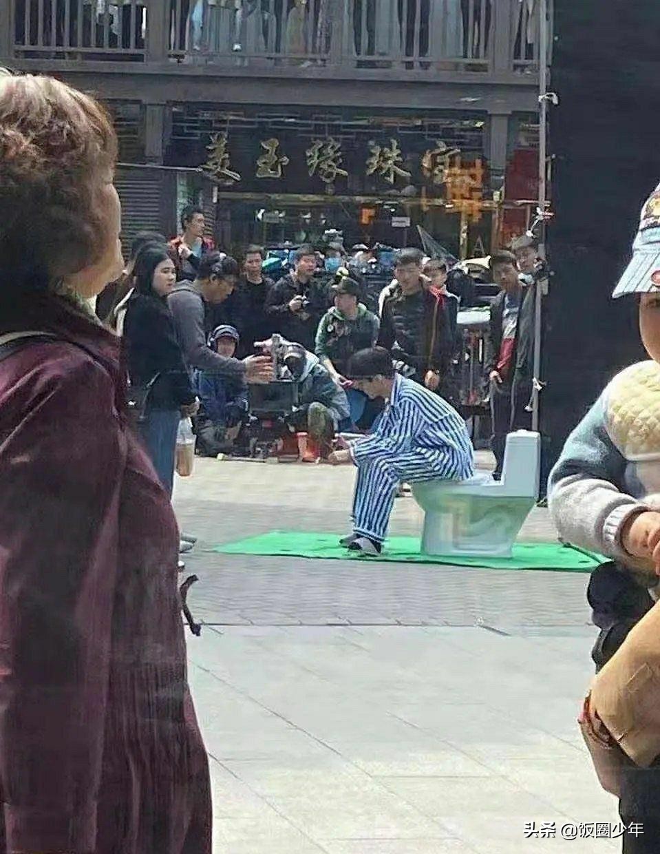 Wang Junkai's new play is so ashamed, he pulled a green screen on the ...