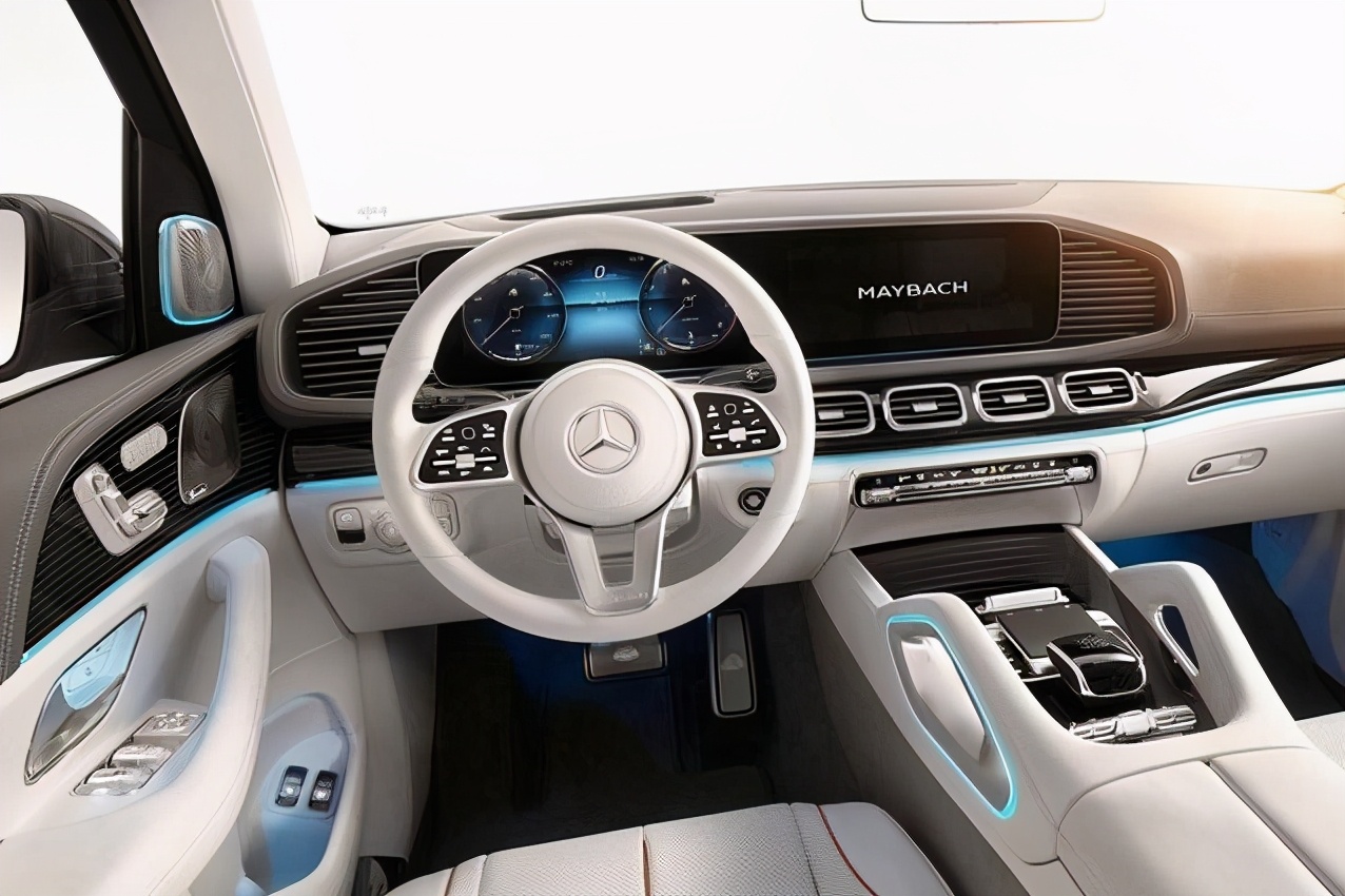 The real "big guy" Maybach GLS, with a length of over 5.2 meters, a V8 ...