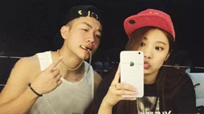 Another pair of official announcements broke up, a low-key combination ...