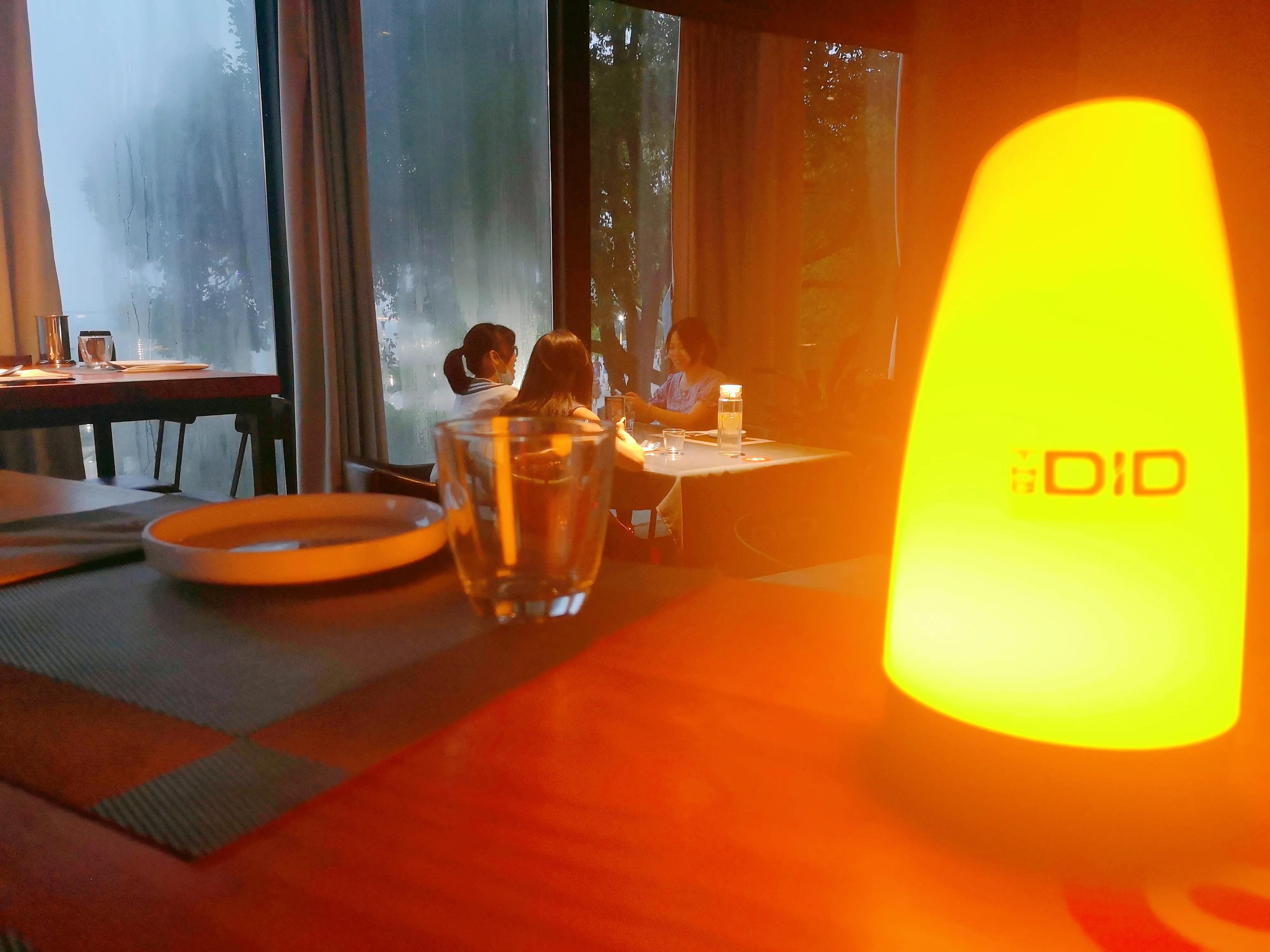 This treasure crafted restaurant hidden by the Xiangjiang River in ...
