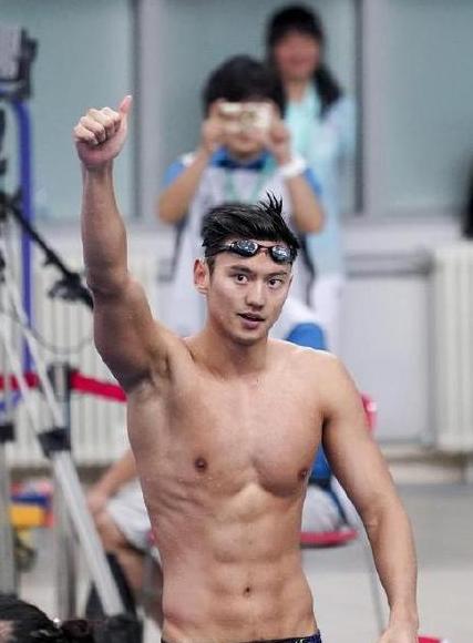 Hot search on Ning Zetao's body, abs and long legs, eye-catching ...
