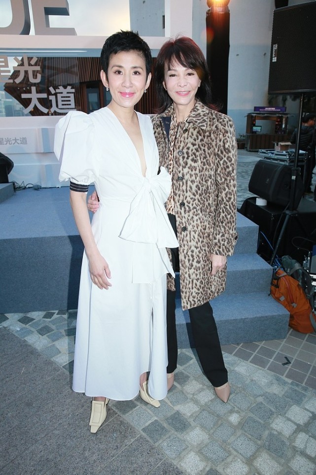 Zheng Yuling is a very powerful woman. She has been in love with her ...