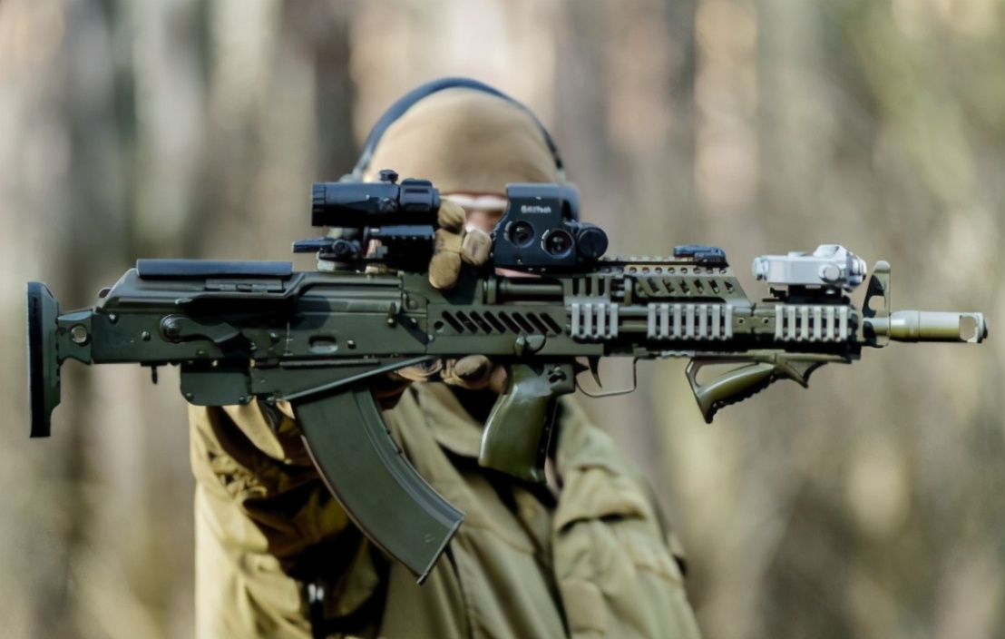 Ukrainian military black technology!The AK burst is changed to a non ...