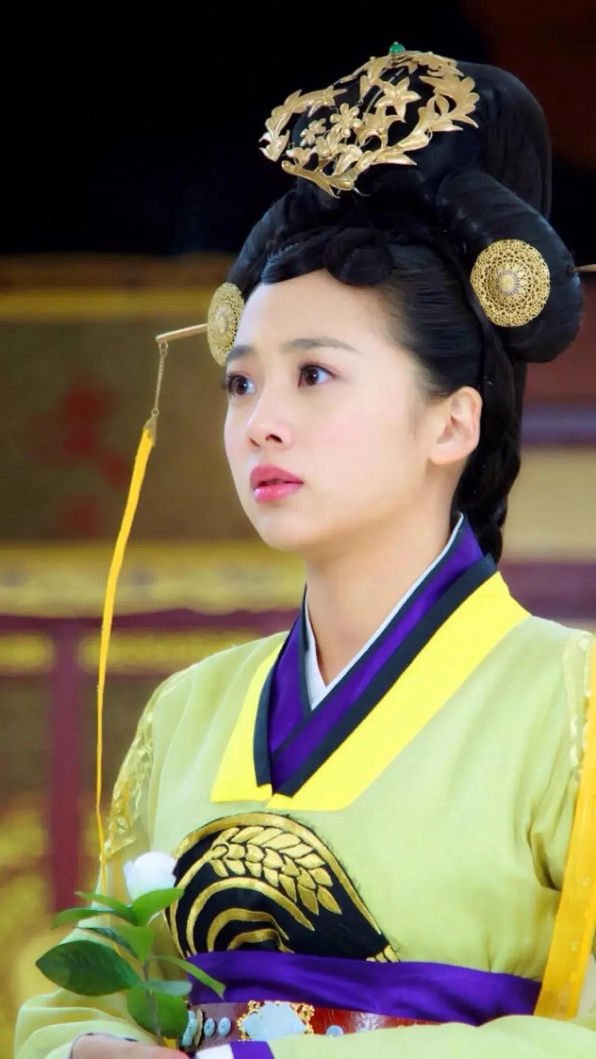 Lu Zhen's legendary beauty inventory: Zhao Liying, who gave her baby ...