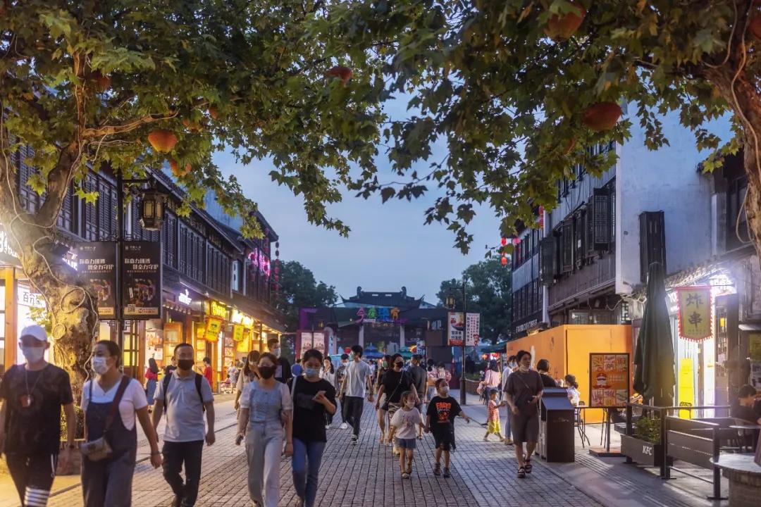 Qingming Bridge, Nanchang Street, Wuxi / Aoya Design - iNEWS